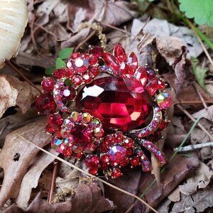 Red Rhinestone Flat Back Embellishment or Brooch AB Red and Gold Tone ...