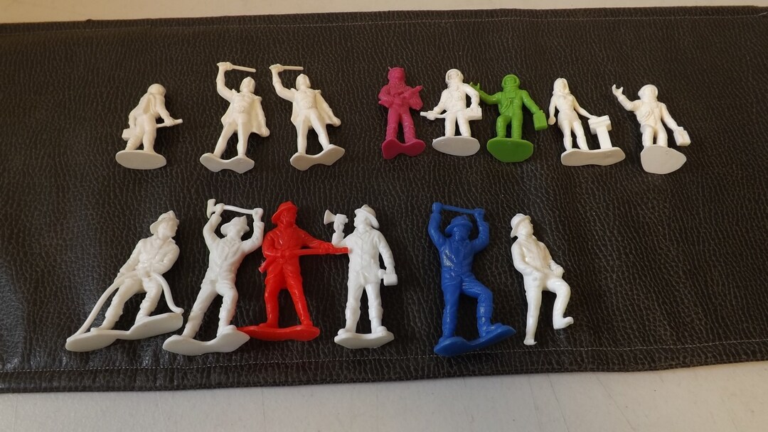 Lot of 14 Tim Mee Plastic Figures Timmee - See Description for Details ...