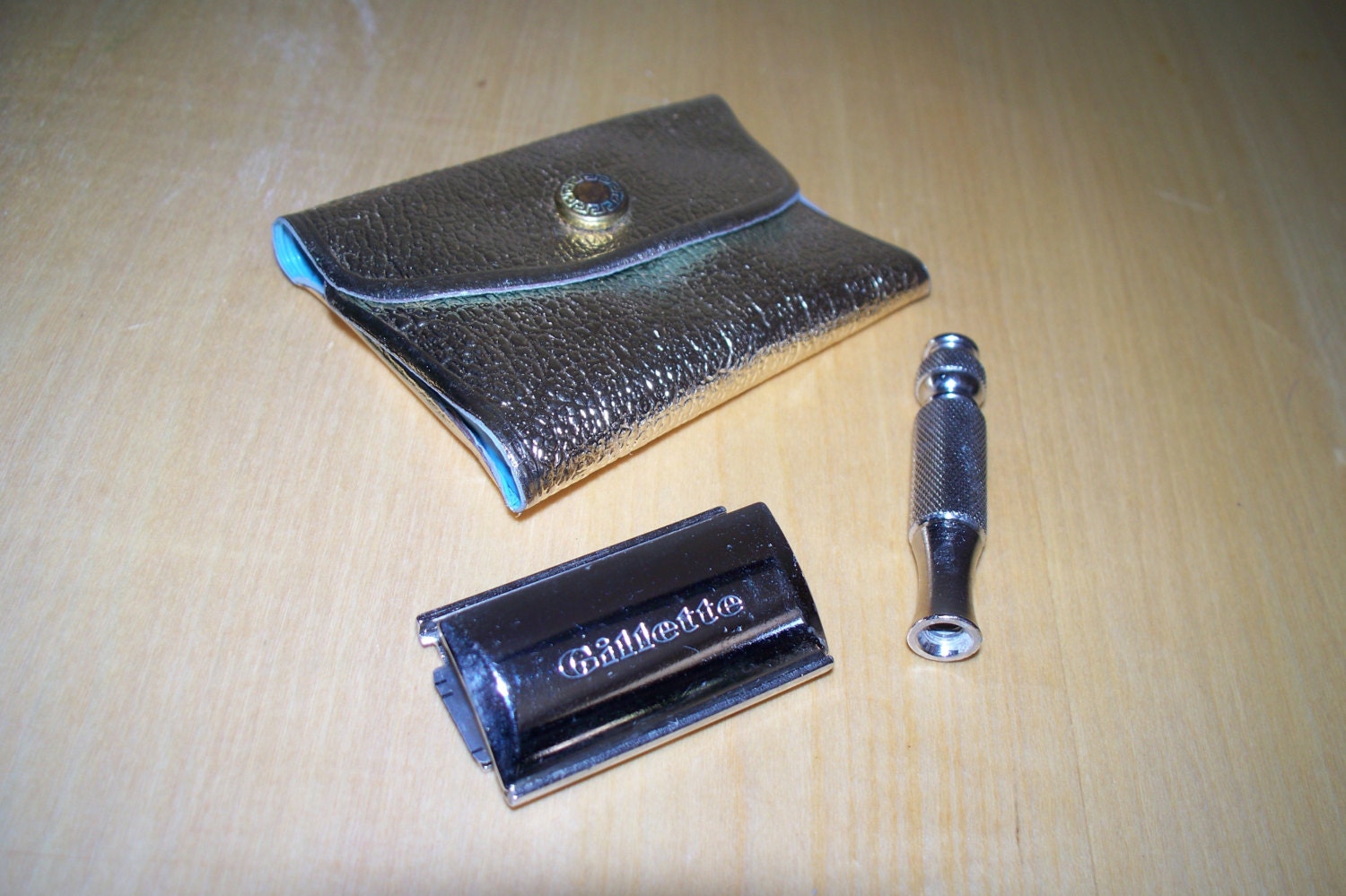 Vintage 1960's Mid Century Gillette Mini Gold Case Travel Razor ...