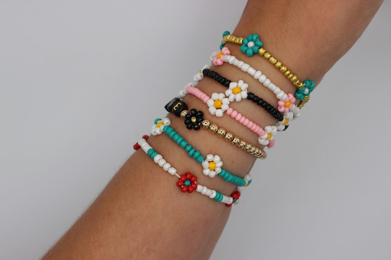 ONE Small Seed Bead Daisy Flower Spring Summer Bracelet - Etsy