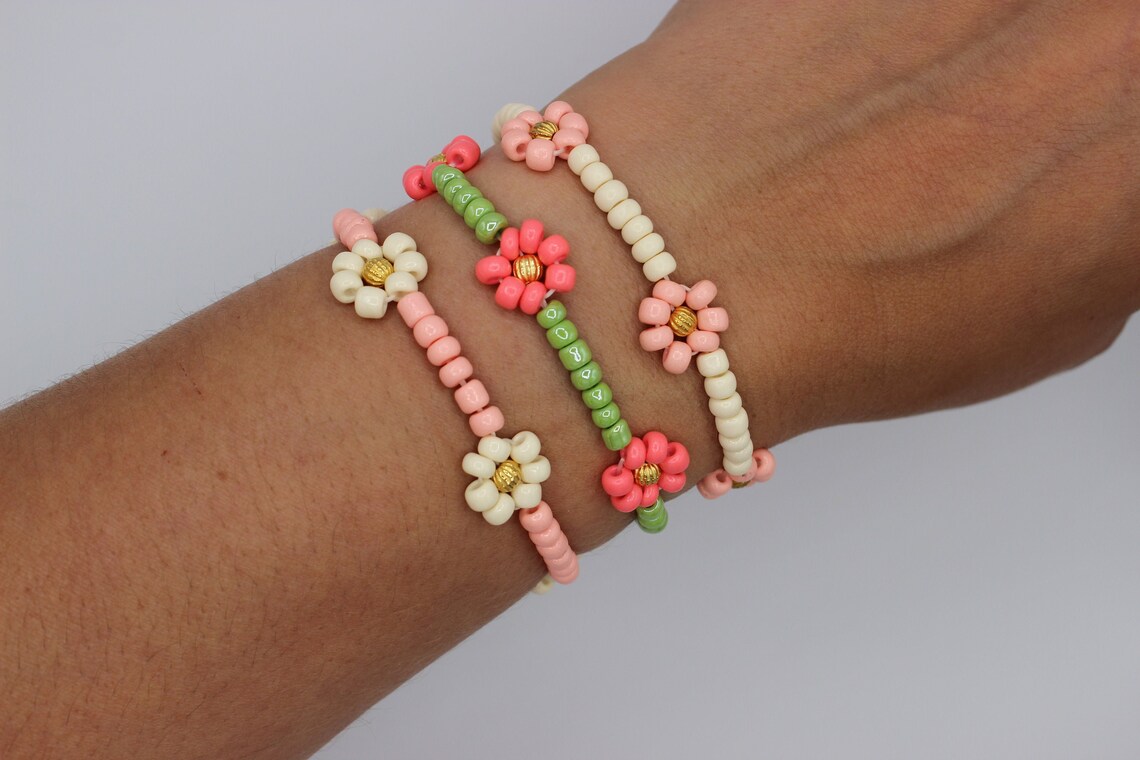 ONE Daisy Flower Seed Bead Spring Summer Bracelet - Etsy