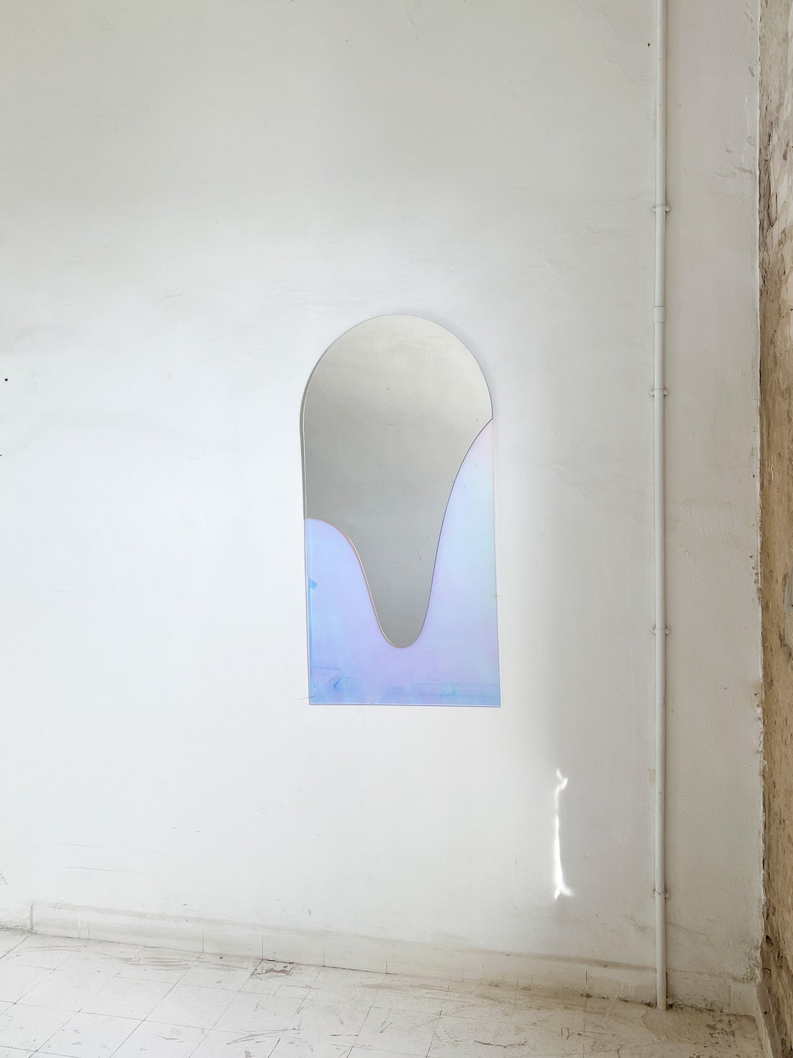 Liquid Arch Reflector - Reflector Mirror - Full Body - Wavy Acrylic ...