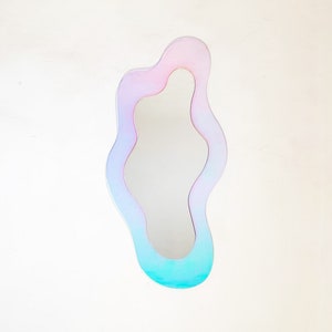 Wiggly Life Reflector Mirror - Full Body - Wavy Acrylic Mirror Wiggly ...