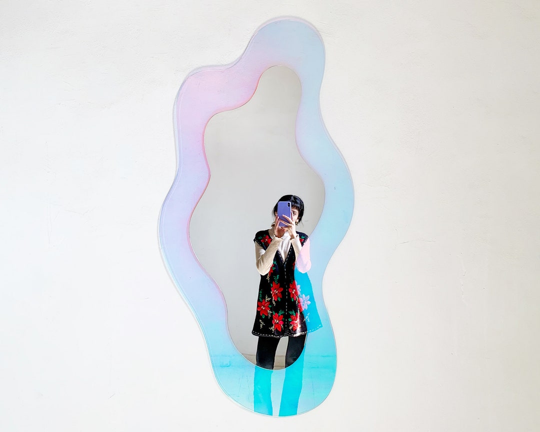Wiggly Life Reflector Mirror - Full Body - Wavy Acrylic Mirror Wiggly ...