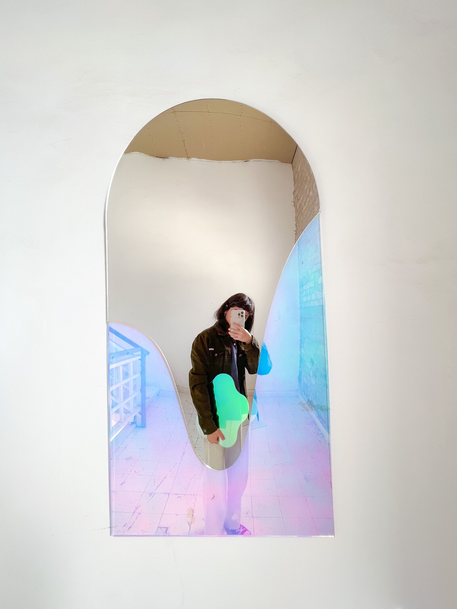 Liquid Arch Reflector - Reflector Mirror - Full Body - Wavy Acrylic ...