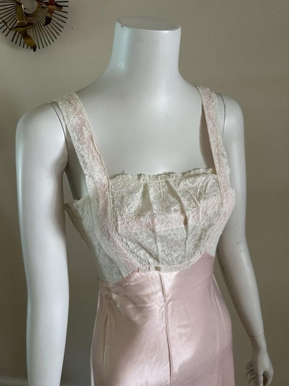 1940s Fashioned By Chevette in Bur-Mil Pink Rayon Sat… - Gem