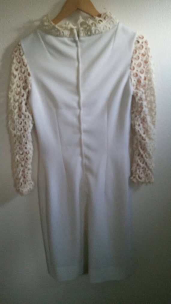 Vintage White mod dress with crown trim - Gem