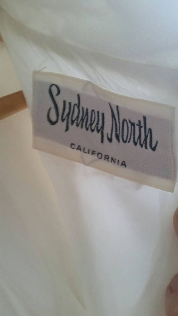 Vintage White mod dress with crown trim - Gem