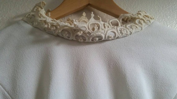 Vintage White mod dress with crown trim - Gem