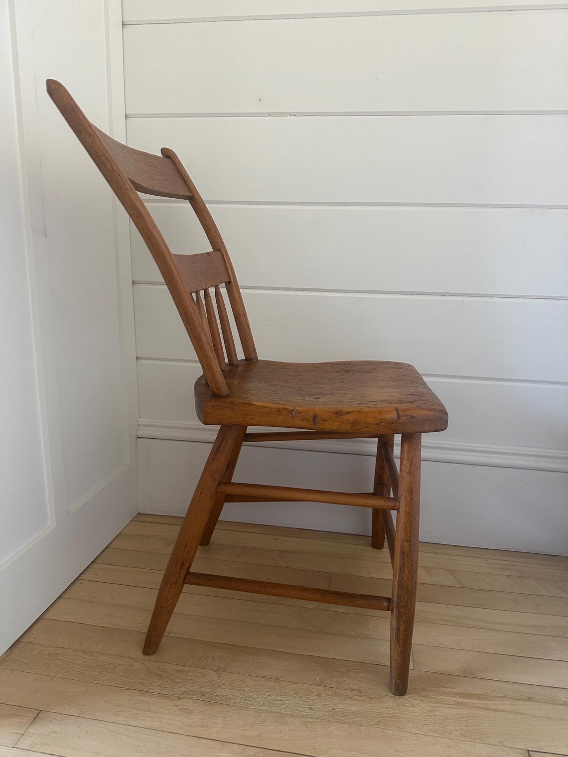 Primitive Wood Chair - Slanted Back - Plank Seat Farmhouse Chair - Etsy