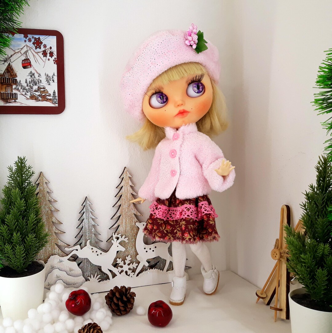 Blythe Pink Soft Jacket, Beret, Dress and White Tights Blythe Winter ...