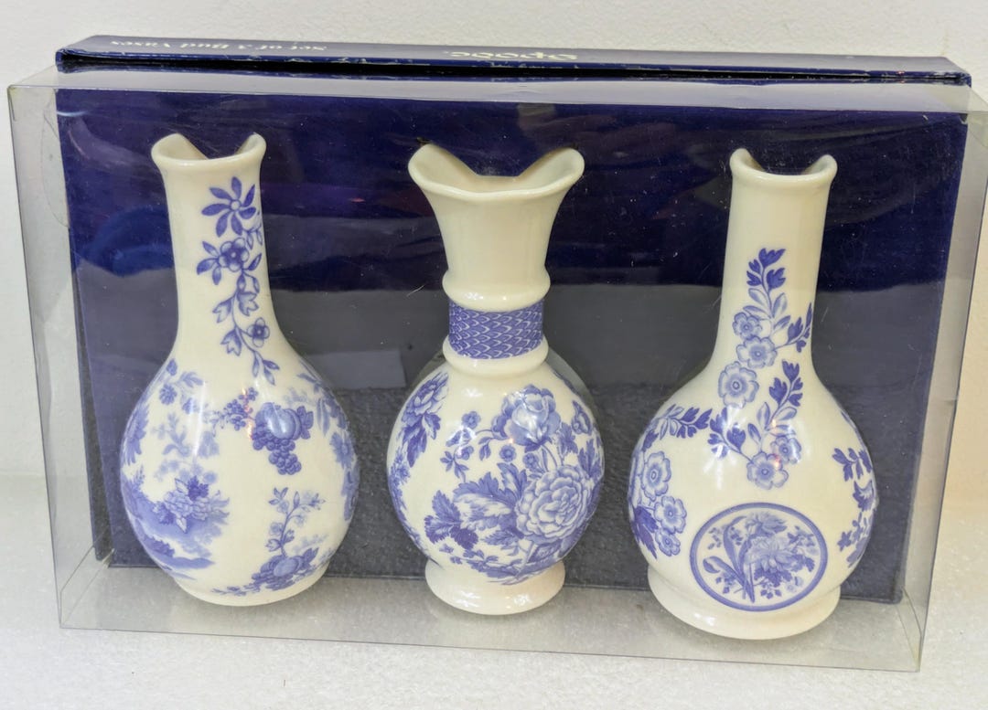 SPODE Blue Room Collection Bud Vase Blue and White Floral Toile Pattern ...