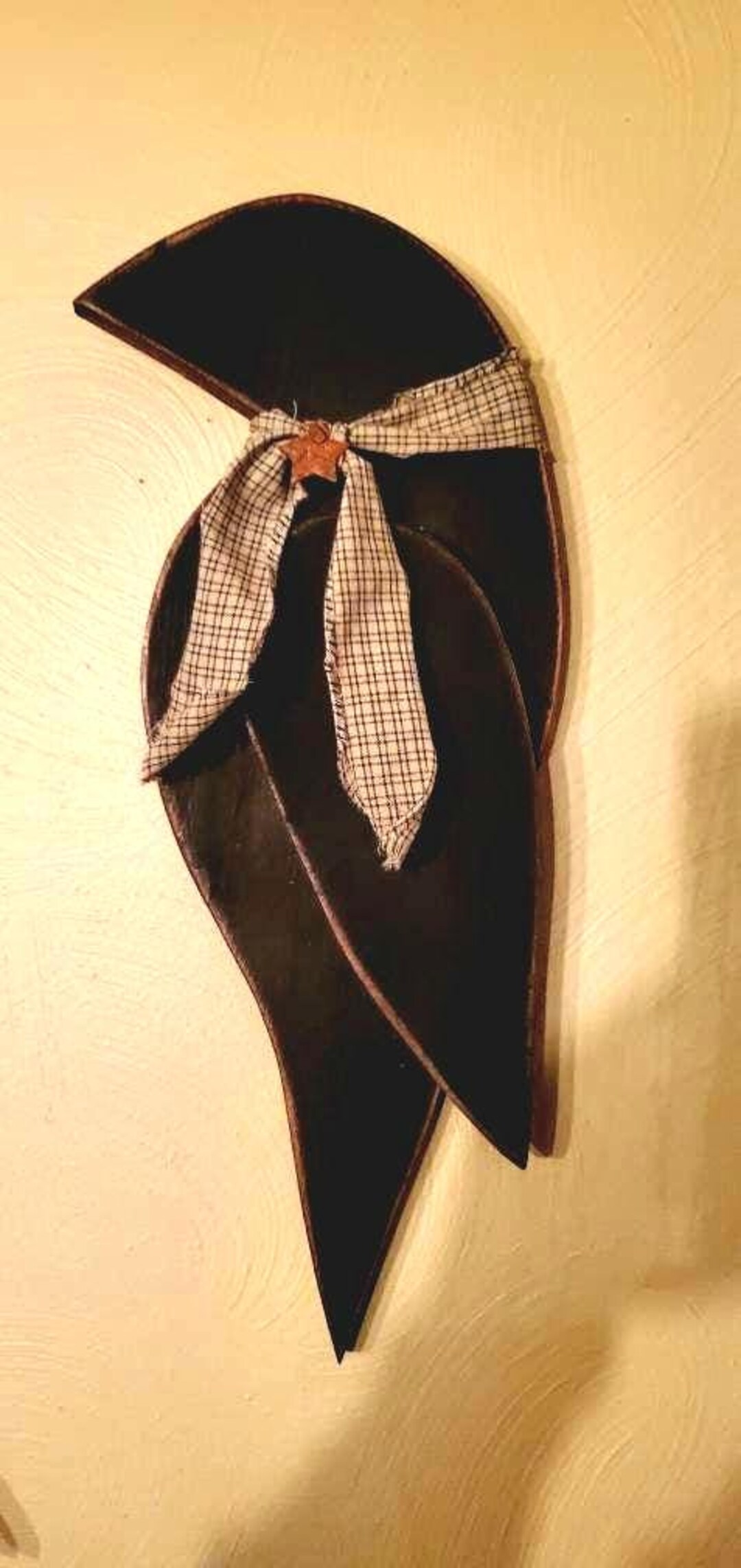Handmade Distressed Wooden Crow With Homespun Bow Wall Decor - Etsy