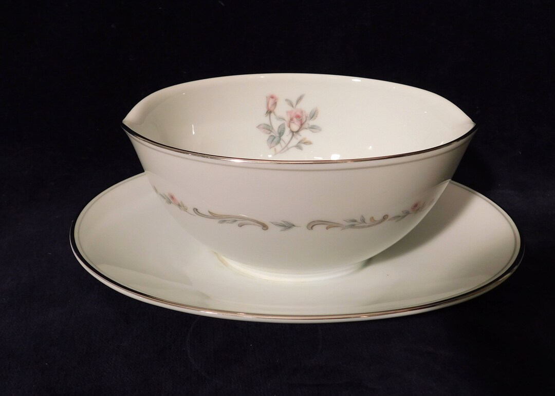 Noritake MAYFAIR 6109 Gravy W/ Attached Underplate - Etsy