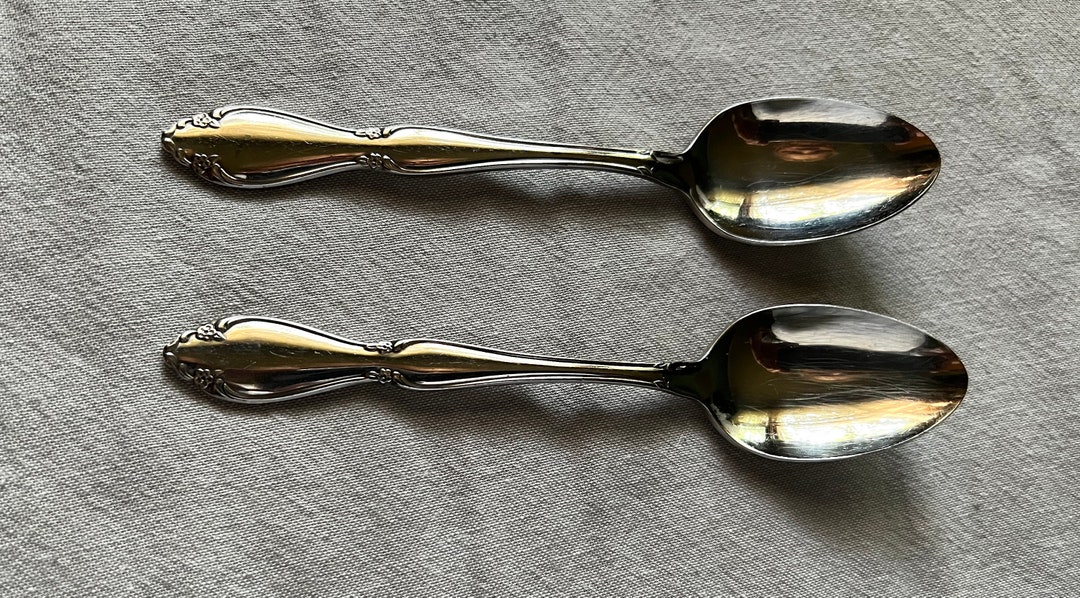 Oneida Stainless BERKELEY SQUARE Pair Teaspoons 6" - Etsy