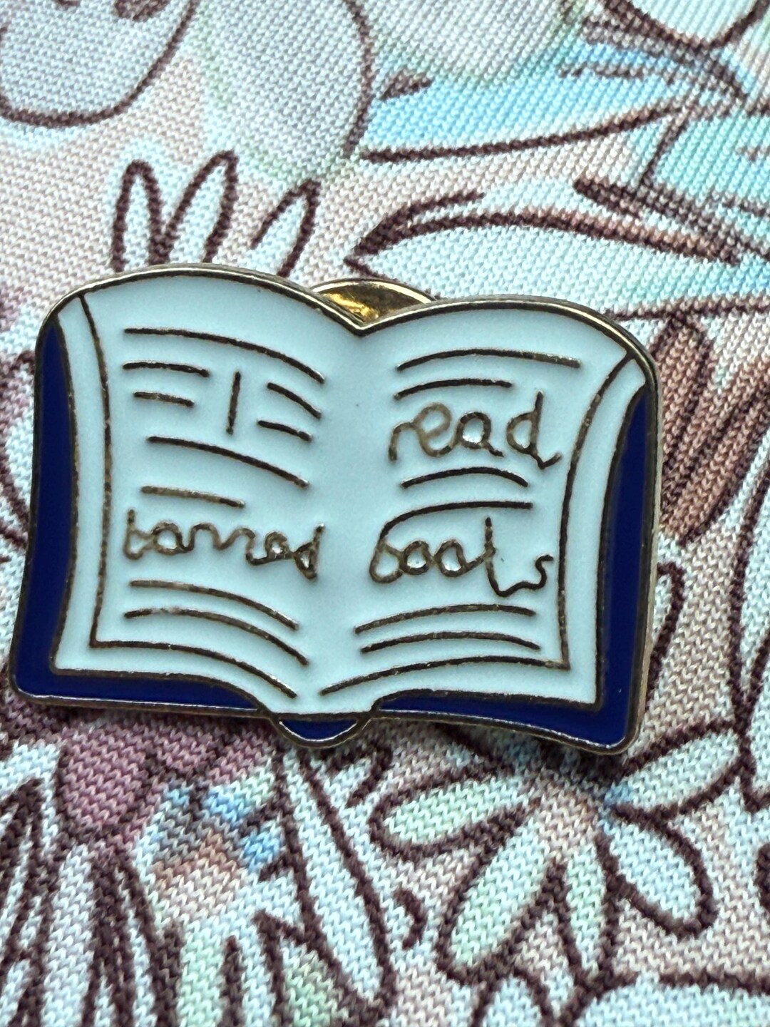 I Read Banned Books Enamel Pin – Freedom to Read, Book Lover Gift, Anti ...