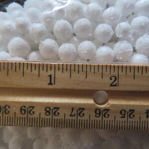 Styrofoam Snow Pebbles and Powder Snow Mix,0.25-0.5 Inch Diameters,25 ...