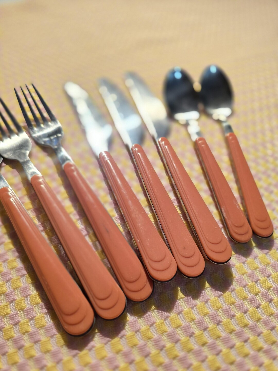 Pink Handled Gibson Stainless Taiwan Floral Pattern Flatware Set Flower ...