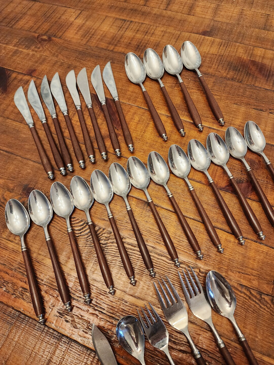 31 Piece Set of GC Stainless Flatware Wood Looking Handled Flatware ...