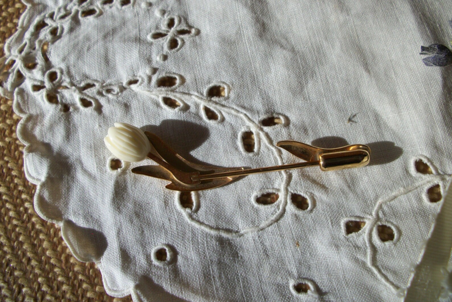 Vintage Avon Lapel Stick Pin White Tulip - Etsy