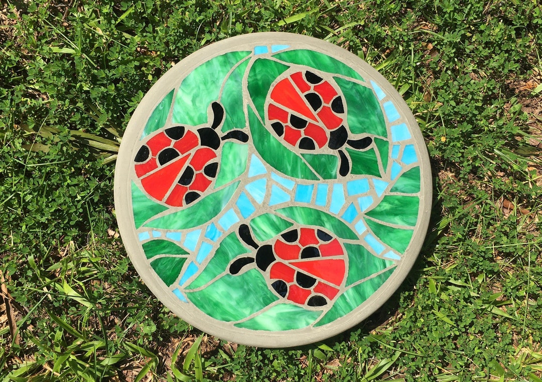 Ladybug Friends Ladybug Stepping Stone Mosaic 14 Inch Round Mosaic Yard ...
