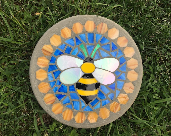 Honeycomb Hive Honey Bee - Stepping Stone-14 Inch Round Mosaic Yard ...