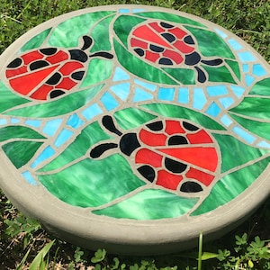 Ladybug Friends Ladybug Stepping Stone Mosaic 14 Inch Round Mosaic Yard ...