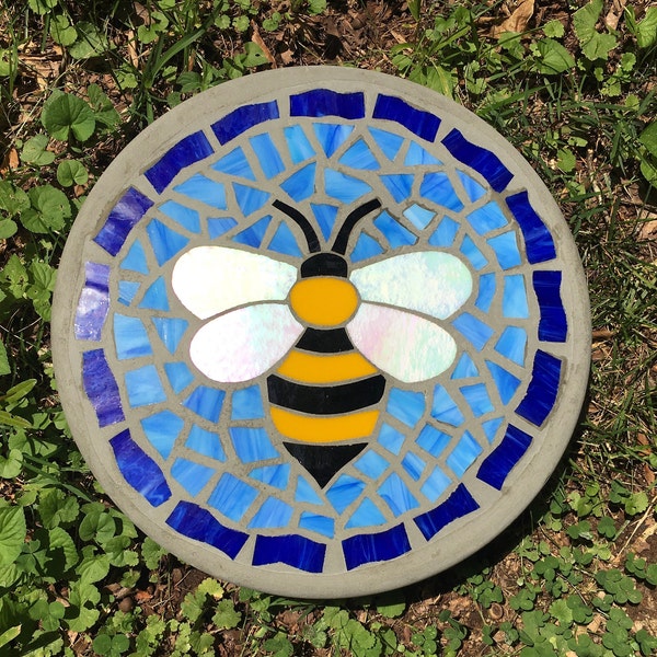 Concrete Bee Stepping Stone - Etsy