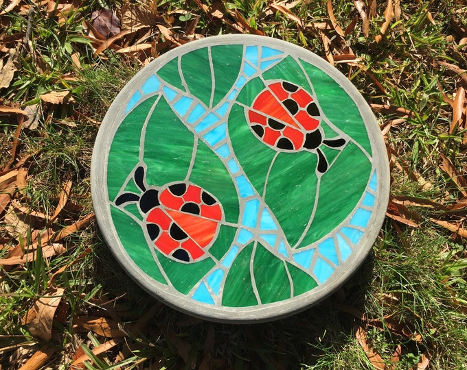 Ladybug Friends stepping Stone 14 Inch Round Mosaic Yard and Garden Art ...