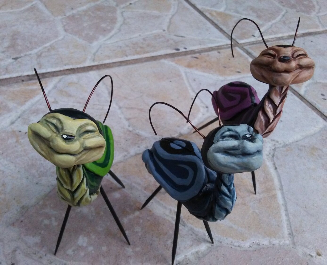 Boast Roach Figurine (made to Order) - Etsy