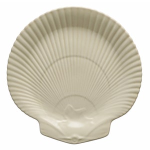 Wedgwood Nautilus Matte Plate Cream Majolica Scallop Plate 9 1/4 Beach ...