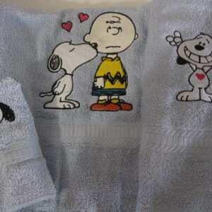 Snoopy Loves Charlie Bath Towel Set - Etsy
