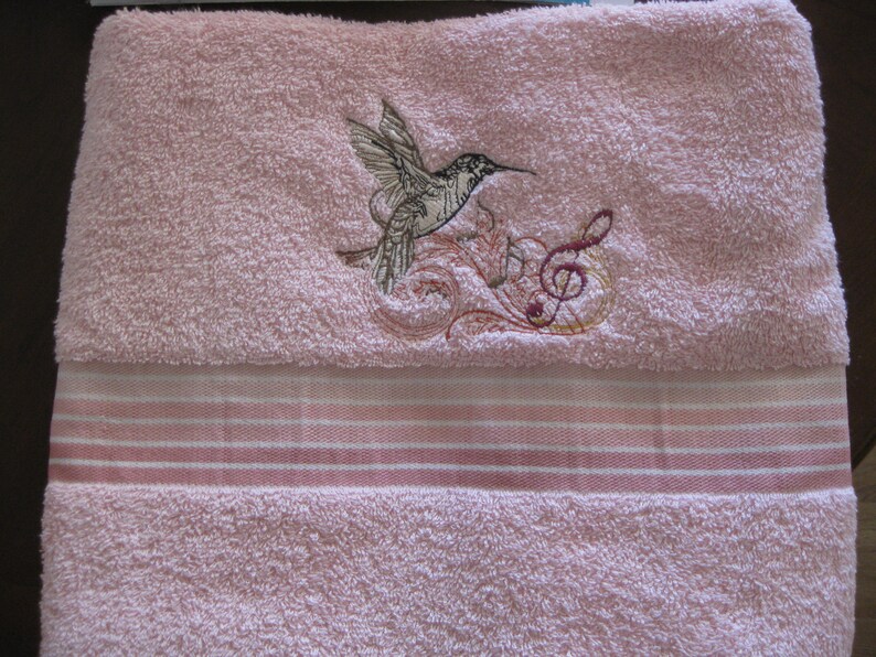 Musical Hummingbird Bath Towel Set - Etsy