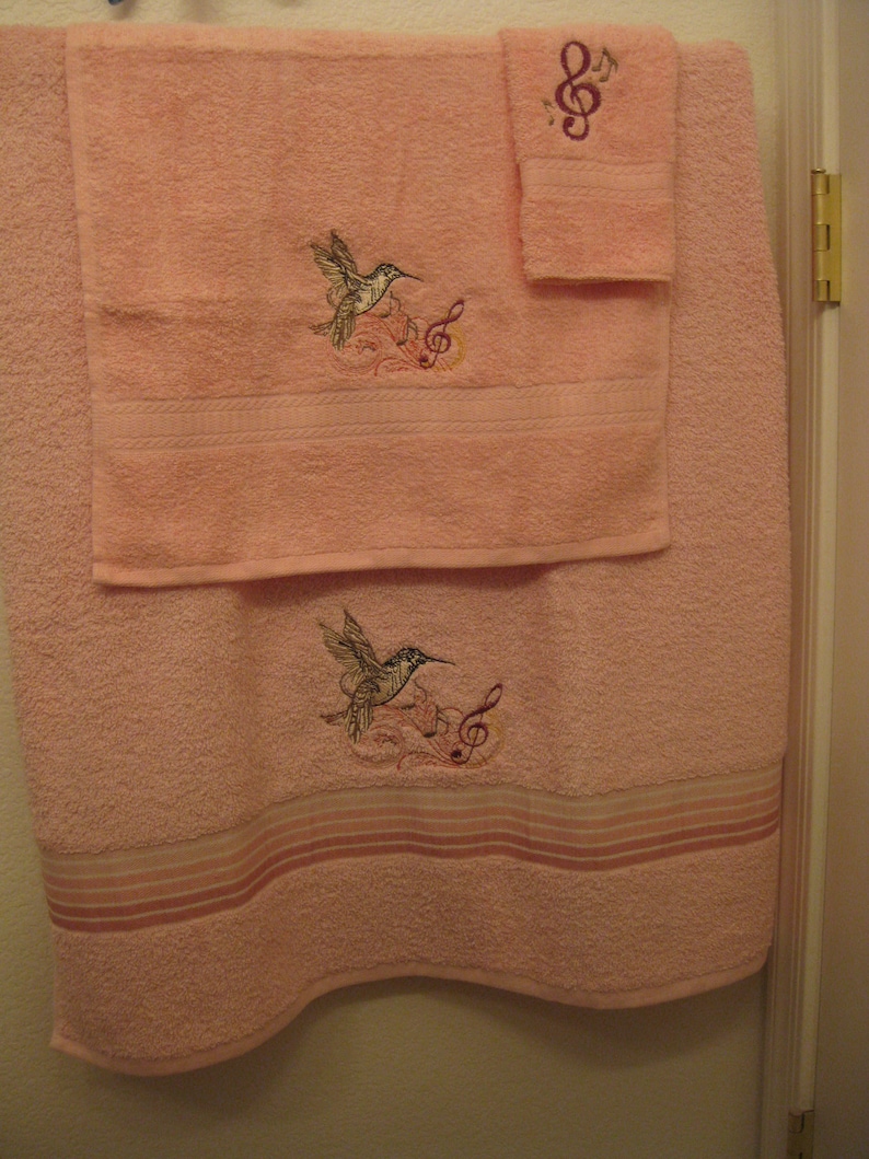 Musical Hummingbird Bath Towel Set - Etsy