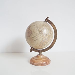 Small World Globe, World Map, Tabletop Globe Metal Axis and Wooden ...