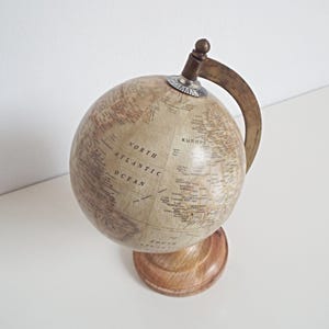 Small World Globe, World Map, Tabletop Globe Metal Axis and Wooden ...