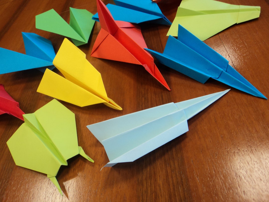 Paper Airplanes to Fly Various Models - Play and Decoration for ...