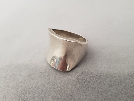 1980s Sterling Silver Wide Concave Ring, Size 10 | 80… - Gem