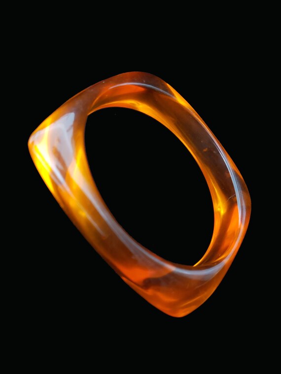 1980s Orange and White Sliced and Square Bangle Stack… - Gem