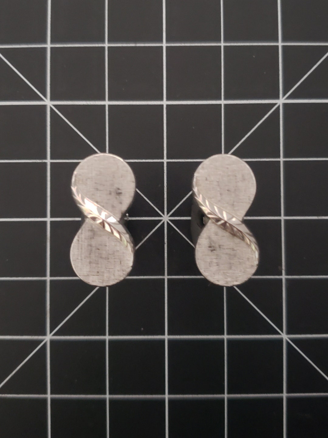 1960s Silver Tone Infinity Cuff Links by Hickok 60s Vintage Figure ...