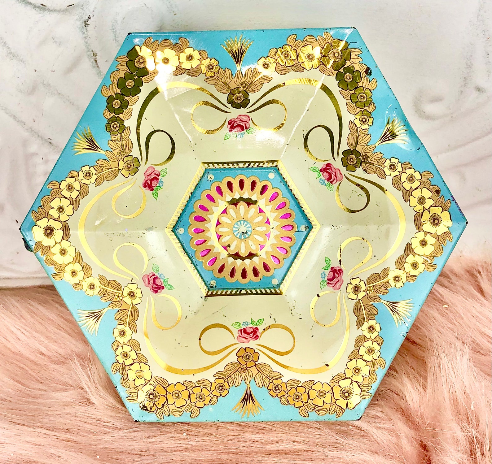 What is a Bunter Teller? Plate of Christmas Cookies for Everyone