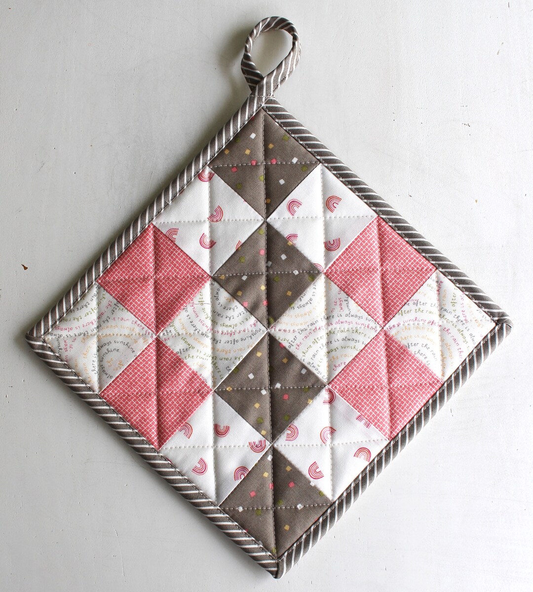 Quilted Patchwork Hot Pad: Cotton Farmhouse Potholder - Etsy