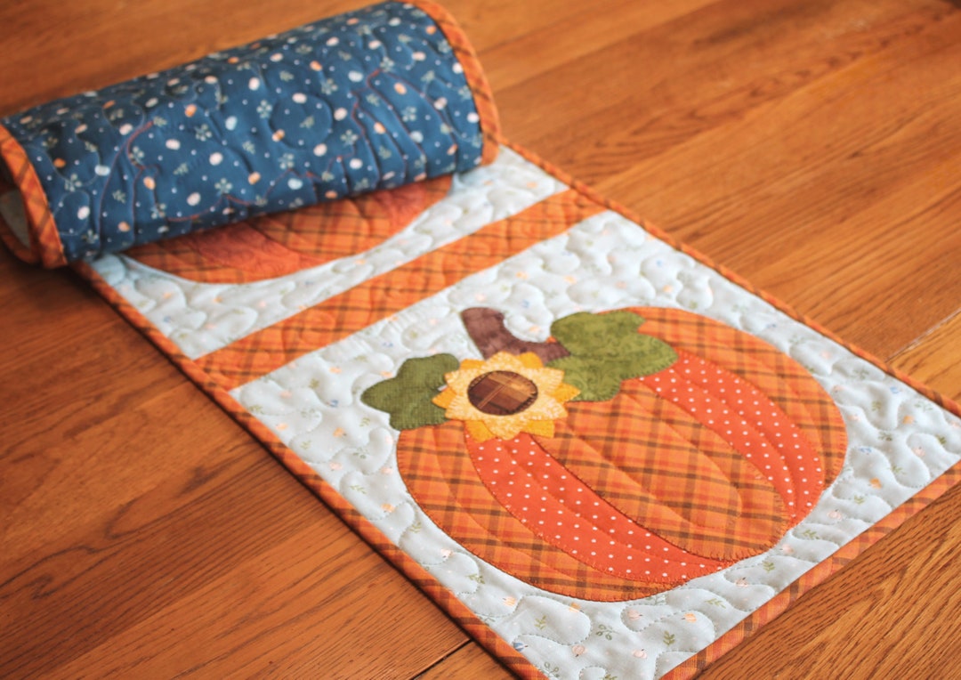 Pumpkin Quilted Table Runner Thanksgiving Farmhouse Table - Etsy