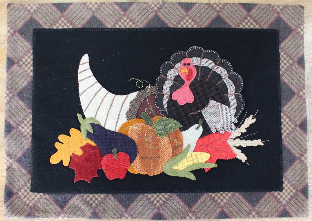 Cornucopia Table Topper, Pattern, Wool Table Topper Pattern ...