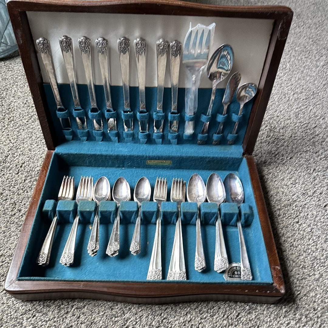 William Rogers & Son Flatware Set April International Silver Sunflower ...