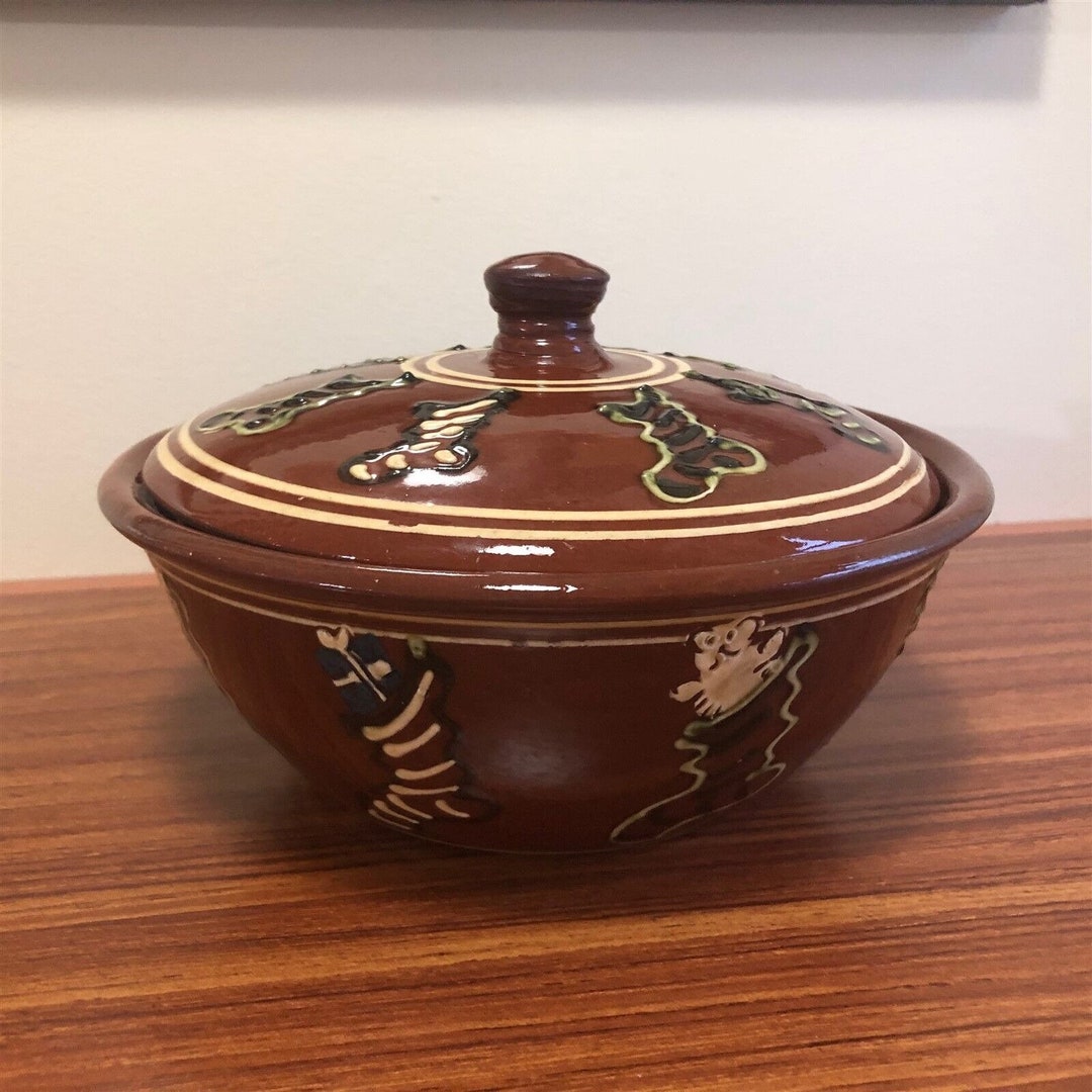SJ Pottery Missouri Covered Dish Bowl Christmas Stocking Holiday Folk ...