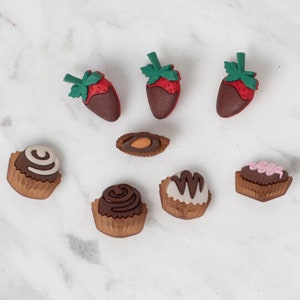 Chocolate Candy Buttons, Chocolate Truffles, Bonbons, Chocolate Covered ...