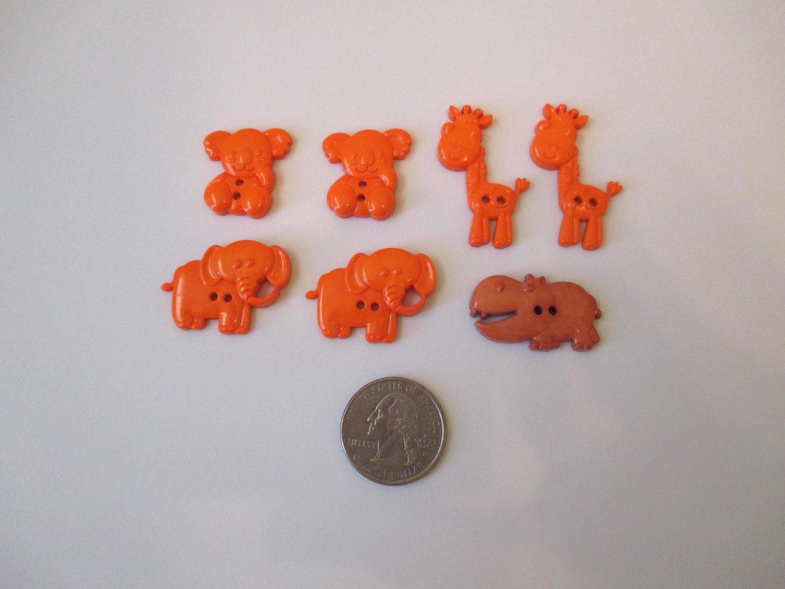 7 Vintage Animal Buttons, Plastic 2 Hole Buttons, Elephants, Giraffes ...