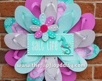 Super Cute Handmade Flip Flop Wreaths for All by TheFlipFlopDaisy