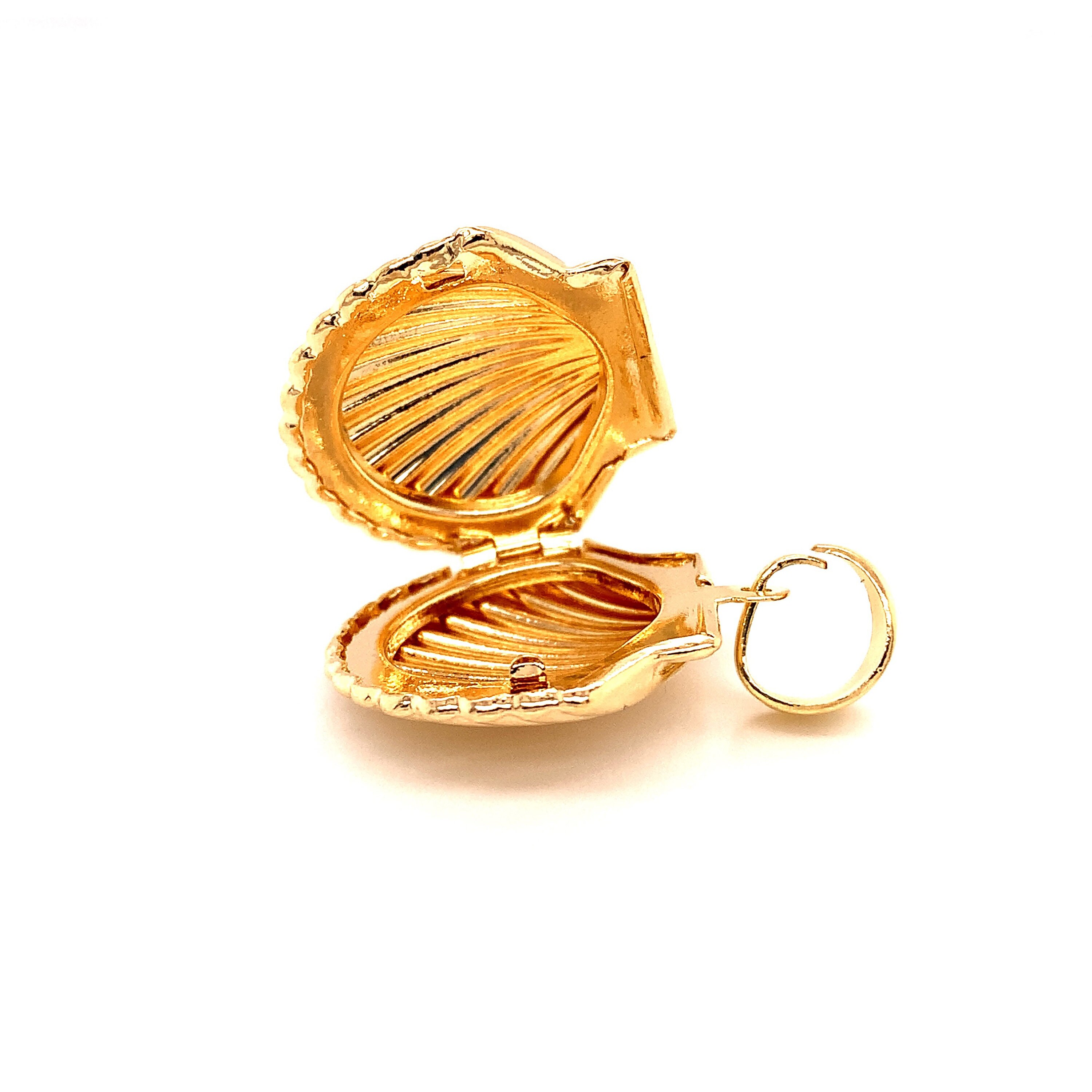 Large Gold Filled Scallop Shell Charmgold Seashell Pendant - Etsy